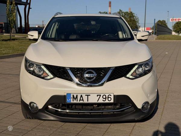 White Nissan Qashqai 2015 in Kaunas, with an engine capacity of 1.20 L and mileage of 166 thousand km for 10100 €, photo 5 on AUTOMOTO.COM.LV