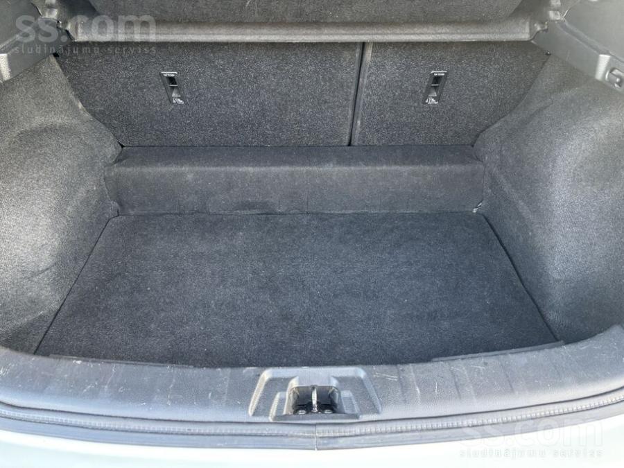 White Nissan Qashqai 2015 in Riga, with an engine capacity of 1.60 L and mileage of 178 thousand km for 7700 €, photo 8 on AUTOMOTO.COM.LV