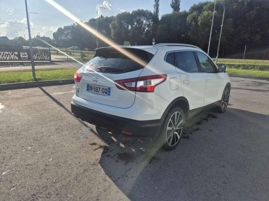 Balts Nissan Qashqai 2015 Tauragė, ar dzinēja tilpumu 1.20 L un nobraukumu 179 tūkst. km par 7200 €, foto 5 vietnē AUTOMOTO.COM.LV