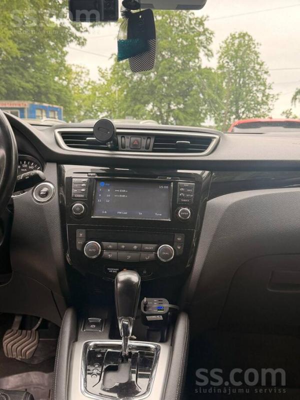 Nissan Qashqai 2015 Rīga vietnē Balts Nissan Qashqai 2015 Rīga, ar dzinēja tilpumu 1.20 L un nobraukumu 134 tūkst. km par 8000 €, foto 7 vietnē AUTOMOTO.COM.LV