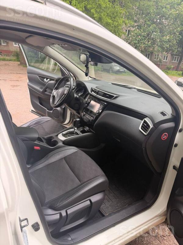 Nissan Qashqai 2015 Rīga vietnē Balts Nissan Qashqai 2015 Rīga, ar dzinēja tilpumu 1.20 L un nobraukumu 134 tūkst. km par 8000 €, foto 9 vietnē AUTOMOTO.COM.LV