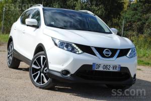 White Nissan Qashqai 2015 in Riga, with an engine capacity of 1.60 L and mileage of 246 thousand km for 7990 €, photo 5 on AUTOMOTO.COM.LV