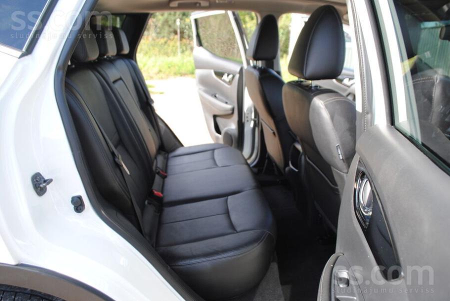 White Nissan Qashqai 2015 in Riga, with an engine capacity of 1.60 L and mileage of 246 thousand km for 7990 €, photo 10 on AUTOMOTO.COM.LV