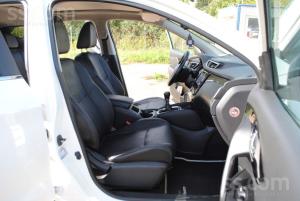 White Nissan Qashqai 2015 in Riga, with an engine capacity of 1.60 L and mileage of 246 thousand km for 7990 €, photo 12 on AUTOMOTO.COM.LV