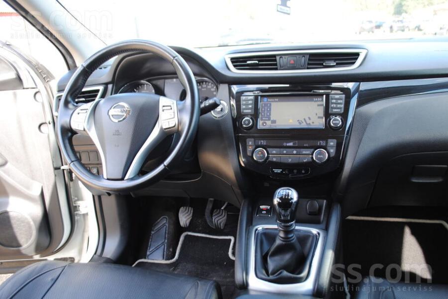 White Nissan Qashqai 2015 in Riga, with an engine capacity of 1.60 L and mileage of 246 thousand km for 7990 €, photo 14 on AUTOMOTO.COM.LV