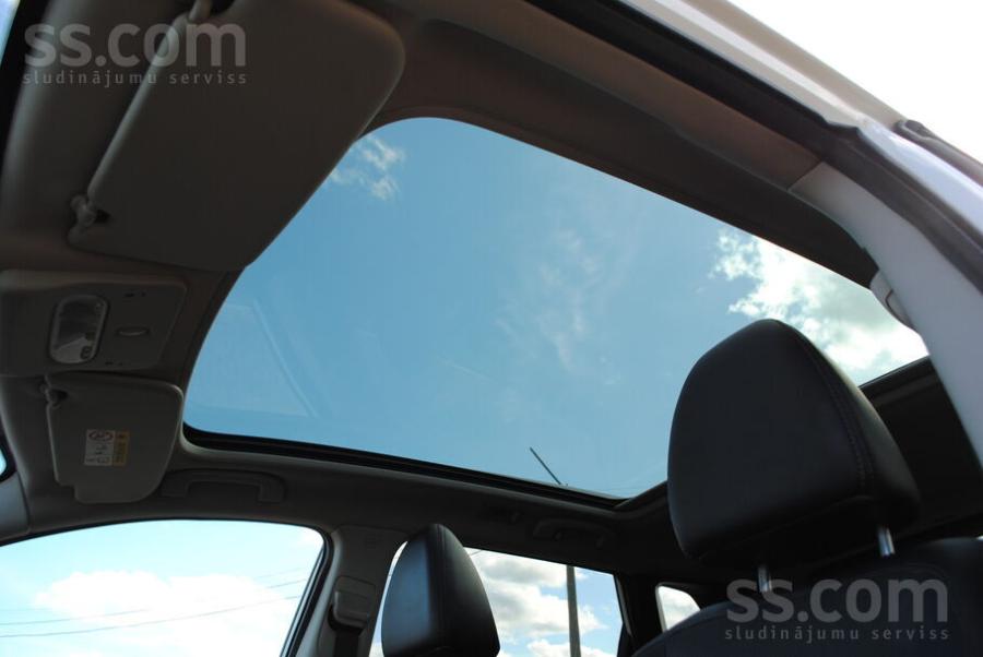 White Nissan Qashqai 2015 in Riga, with an engine capacity of 1.60 L and mileage of 246 thousand km for 7990 €, photo 15 on AUTOMOTO.COM.LV