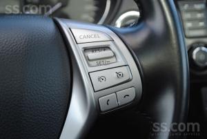 White Nissan Qashqai 2015 in Riga, with an engine capacity of 1.60 L and mileage of 246 thousand km for 7990 €, photo 19 on AUTOMOTO.COM.LV