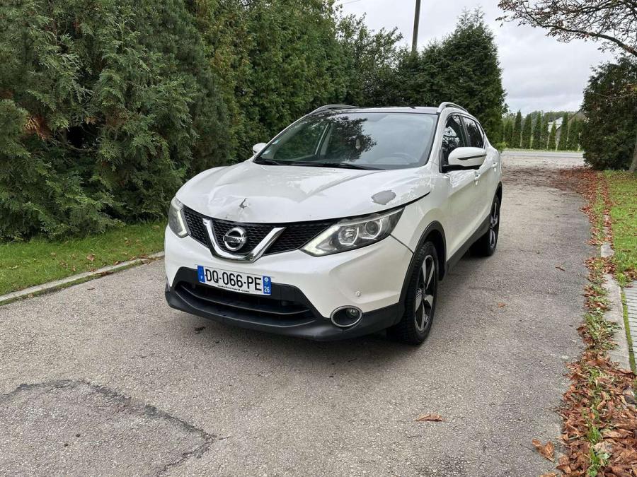 Balts Nissan Qashqai 2015 Kauņa, ar dzinēja tilpumu 1.62 L un nobraukumu 240 tūkst. km par 6400 €, foto 1 vietnē AUTOMOTO.COM.LV
