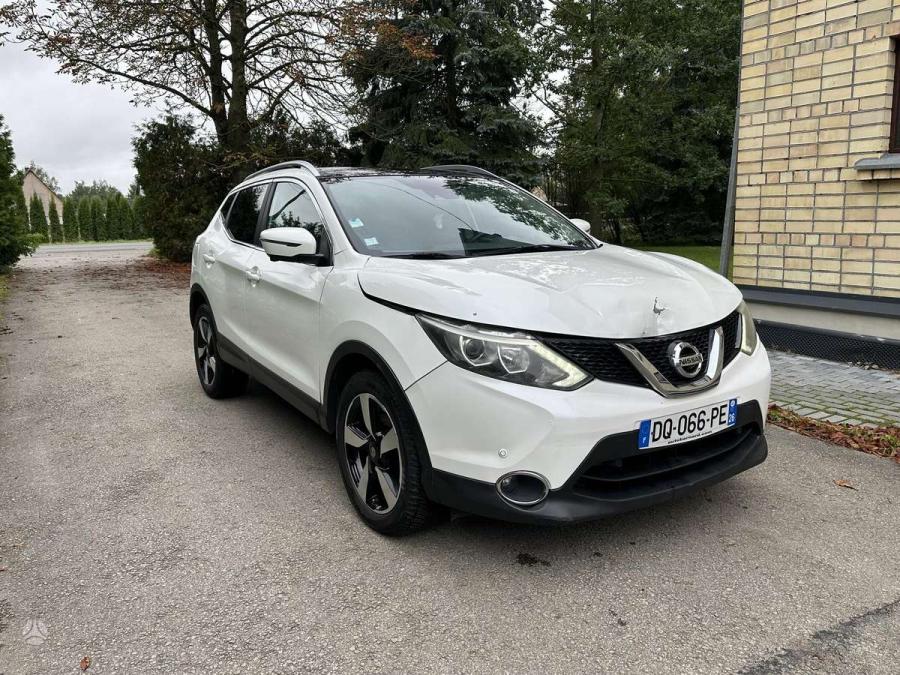 Balts Nissan Qashqai 2015 Kauņa, ar dzinēja tilpumu 1.62 L un nobraukumu 240 tūkst. km par 6400 €, foto 4 vietnē AUTOMOTO.COM.LV