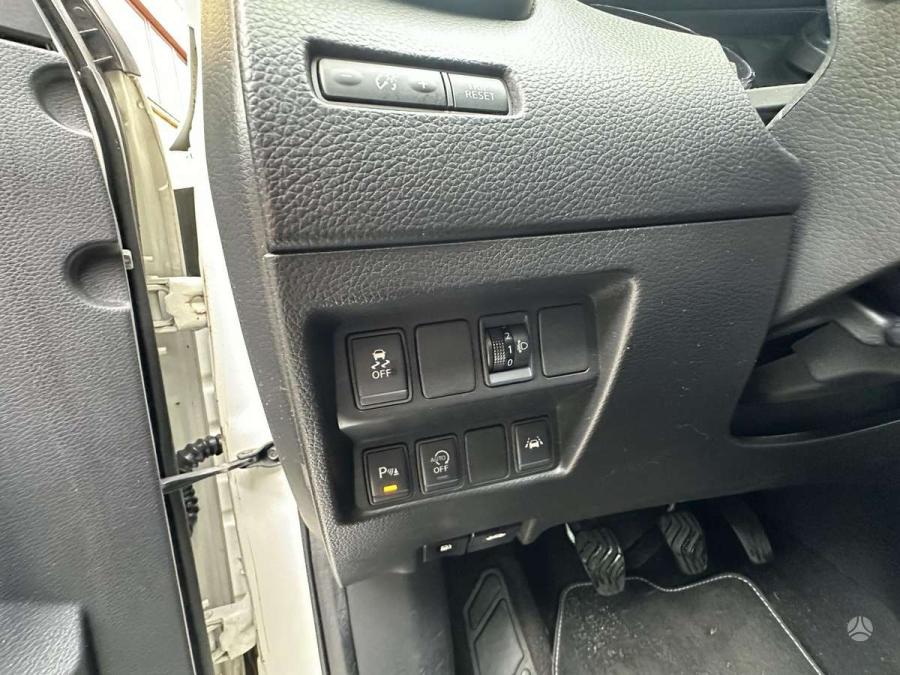 Balts Nissan Qashqai 2015 Kauņa, ar dzinēja tilpumu 1.62 L un nobraukumu 240 tūkst. km par 6400 €, foto 11 vietnē AUTOMOTO.COM.LV