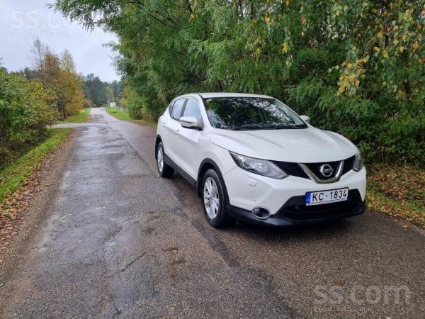 Balts Nissan Qashqai 2015 Ogre, ar dzinēja tilpumu 1.60 L un nobraukumu 209 tūkst. km par 7100 €, foto 1 vietnē AUTOMOTO.COM.LV