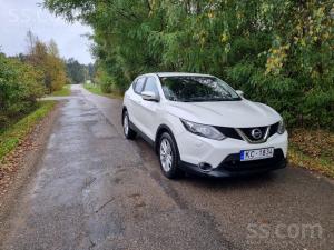 Nissan Qashqai 2015 Ogre vietnē Balts Nissan Qashqai 2015 Ogre, ar dzinēja tilpumu 1.60 L un nobraukumu 209 tūkst. km par 7100 €, foto 1 vietnē AUTOMOTO.COM.LV