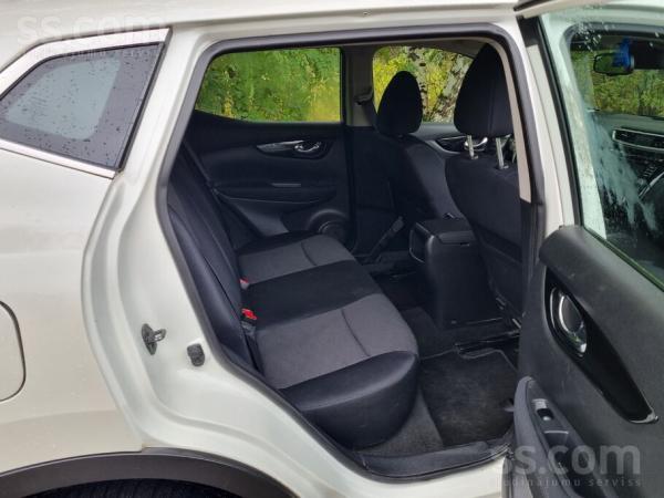 Balts Nissan Qashqai 2015 Ogre, ar dzinēja tilpumu 1.60 L un nobraukumu 209 tūkst. km par 7100 €, foto 9 vietnē AUTOMOTO.COM.LV