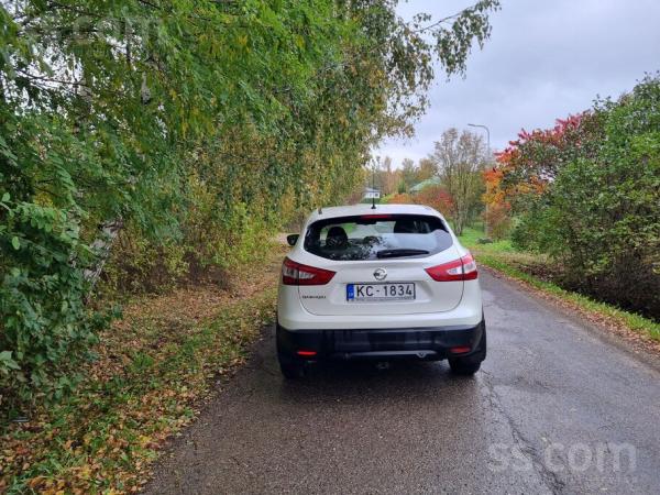 Balts Nissan Qashqai 2015 Ogre, ar dzinēja tilpumu 1.60 L un nobraukumu 209 tūkst. km par 7100 €, foto 6 vietnē AUTOMOTO.COM.LV