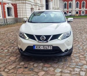White Nissan Qashqai 2016 in Riga, with an engine capacity of 1.60 L and mileage of 84 thousand km for 13500 €, photo 2 on AUTOMOTO.COM.LV