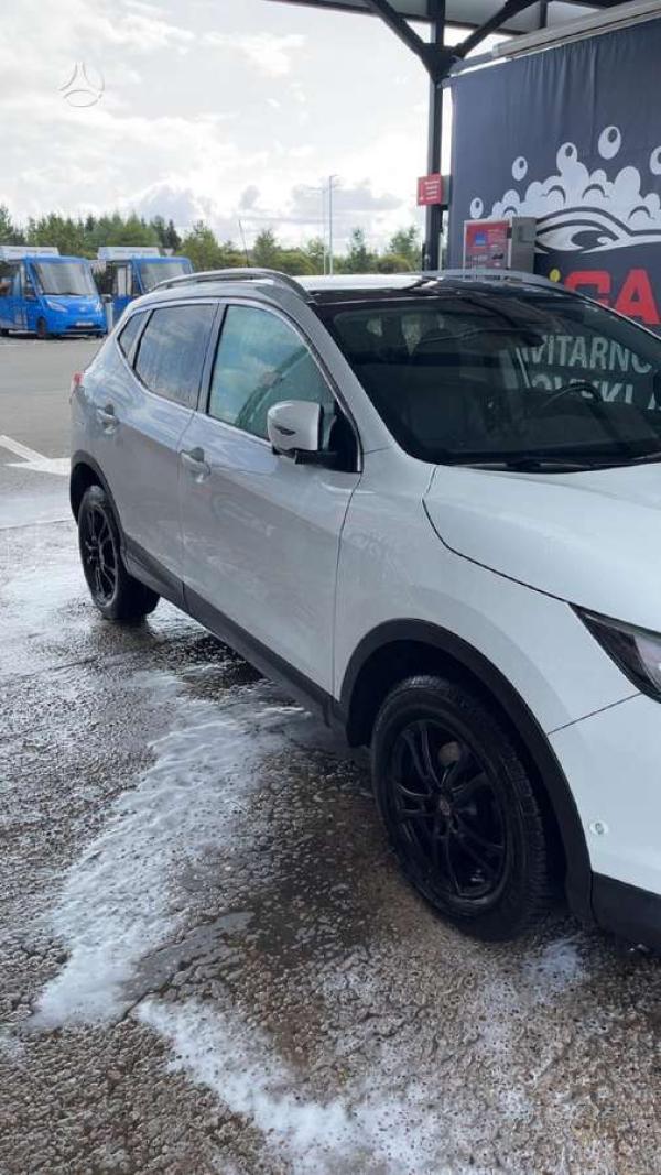 Balts Nissan Qashqai 2016 Gargždai, ar dzinēja tilpumu 1.60 L un nobraukumu 90 tūkst. km par 12400 €, foto 3 vietnē AUTOMOTO.COM.LV