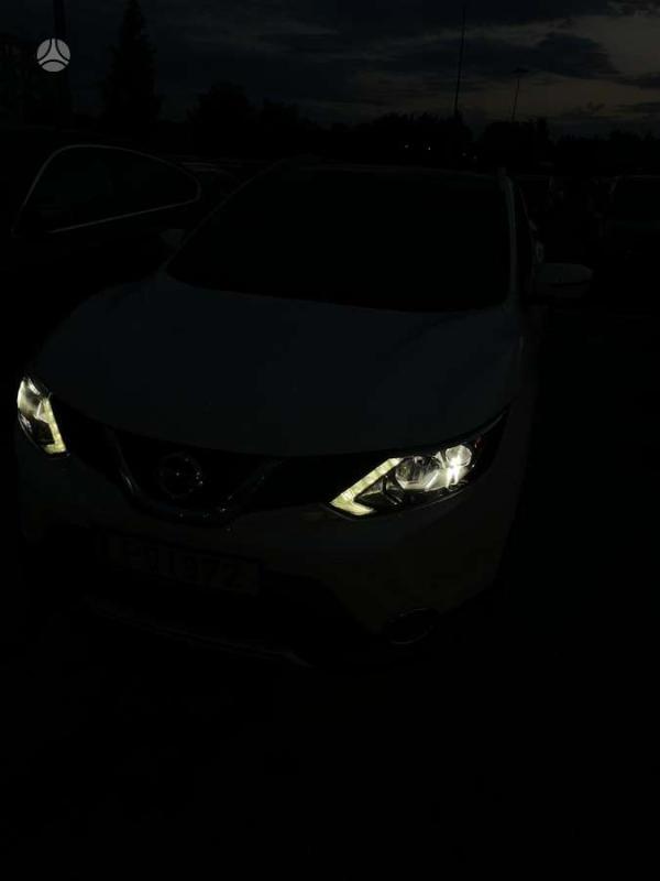 Balts Nissan Qashqai 2016 Gargždai, ar dzinēja tilpumu 1.60 L un nobraukumu 90 tūkst. km par 12400 €, foto 10 vietnē AUTOMOTO.COM.LV