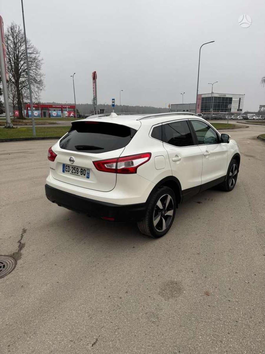 Balts Nissan Qashqai 2016 Tauragė, ar dzinēja tilpumu 1.20 L un nobraukumu 125 tūkst. km par 7400 €, foto 5 vietnē AUTOMOTO.COM.LV
