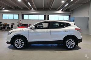 White Nissan Qashqai 2016 in Vilnius, with an engine capacity of 1.20 L and mileage of 190 thousand km for 4300 €, photo 3 on AUTOMOTO.COM.LV