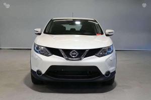 White Nissan Qashqai 2016 in Vilnius, with an engine capacity of 1.20 L and mileage of 190 thousand km for 4300 €, photo  on AUTOMOTO.COM.LV