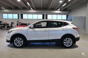 White Nissan Qashqai 2016 in Vilnius, with an engine capacity of 1.20 L and mileage of 190 thousand km for 4300 €, photo 3 on AUTOMOTO.COM.LV