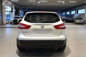 White Nissan Qashqai 2016 in Vilnius, with an engine capacity of 1.20 L and mileage of 190 thousand km for 4300 €, photo 5 on AUTOMOTO.COM.LV