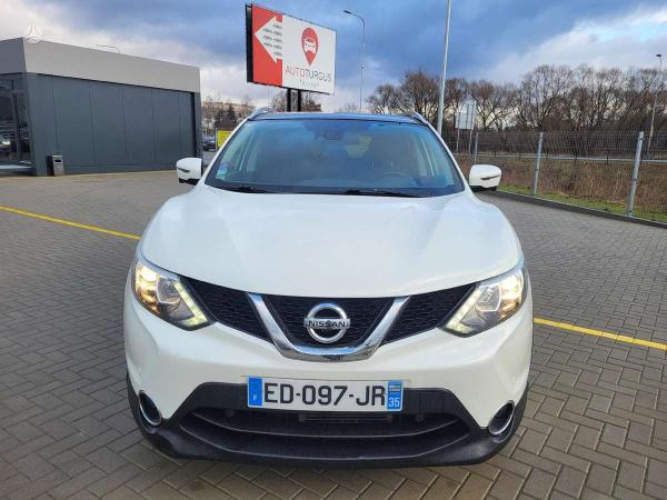White Nissan Qashqai 2016 in Taurage, with an engine capacity of 1.20 L and mileage of 152 thousand km for 7500 €, photo 3 on AUTOMOTO.COM.LV