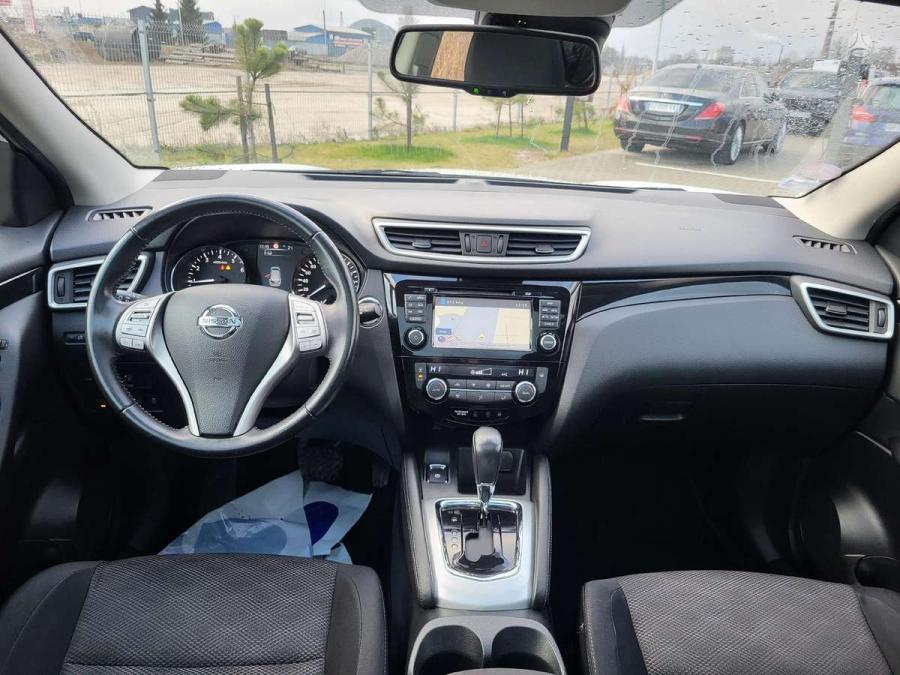 White Nissan Qashqai 2016 in Taurage, with an engine capacity of 1.20 L and mileage of 152 thousand km for 7500 €, photo 15 on AUTOMOTO.COM.LV