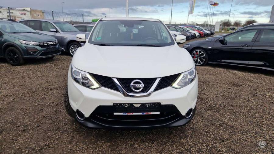 White Nissan Qashqai 2016 in Marijampole, with an engine capacity of 1.46 L and mileage of 124 thousand km for 10490 €, photo 2 on AUTOMOTO.COM.LV