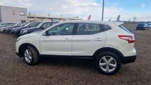 White Nissan Qashqai 2016 in Marijampole, with an engine capacity of 1.46 L and mileage of 124 thousand km for 10490 €, photo 6 on AUTOMOTO.COM.LV
