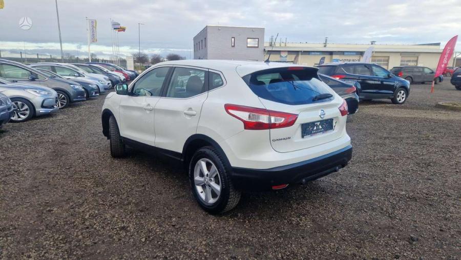 White Nissan Qashqai 2016 in Marijampole, with an engine capacity of 1.46 L and mileage of 124 thousand km for 10490 €, photo 7 on AUTOMOTO.COM.LV