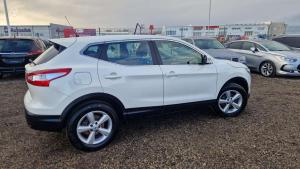 White Nissan Qashqai 2016 in Marijampole, with an engine capacity of 1.46 L and mileage of 124 thousand km for 10490 €, photo 10 on AUTOMOTO.COM.LV