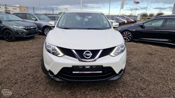 White Nissan Qashqai 2016 in Marijampole, with an engine capacity of 1.50 L and mileage of 124 thousand km for 10490 €, photo 3 on AUTOMOTO.COM.LV