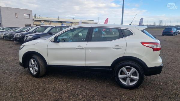 White Nissan Qashqai 2016 in Marijampole, with an engine capacity of 1.50 L and mileage of 124 thousand km for 10490 €, photo 6 on AUTOMOTO.COM.LV