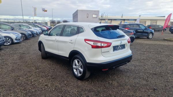 White Nissan Qashqai 2016 in Marijampole, with an engine capacity of 1.50 L and mileage of 124 thousand km for 10490 €, photo 7 on AUTOMOTO.COM.LV