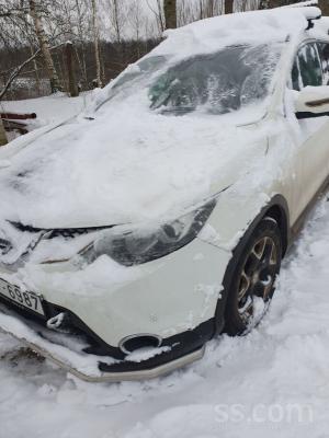 White Nissan Qashqai 2016 in Madona, with an engine capacity of 1.20 L and mileage of 137 thousand km for 5000 €, photo 2 on AUTOMOTO.COM.LV