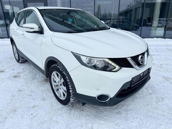 White Nissan Qashqai 2016 in Kaunas, with an engine capacity of 1.20 L and mileage of 234 thousand km for 6500 €, photo 3 on AUTOMOTO.COM.LV