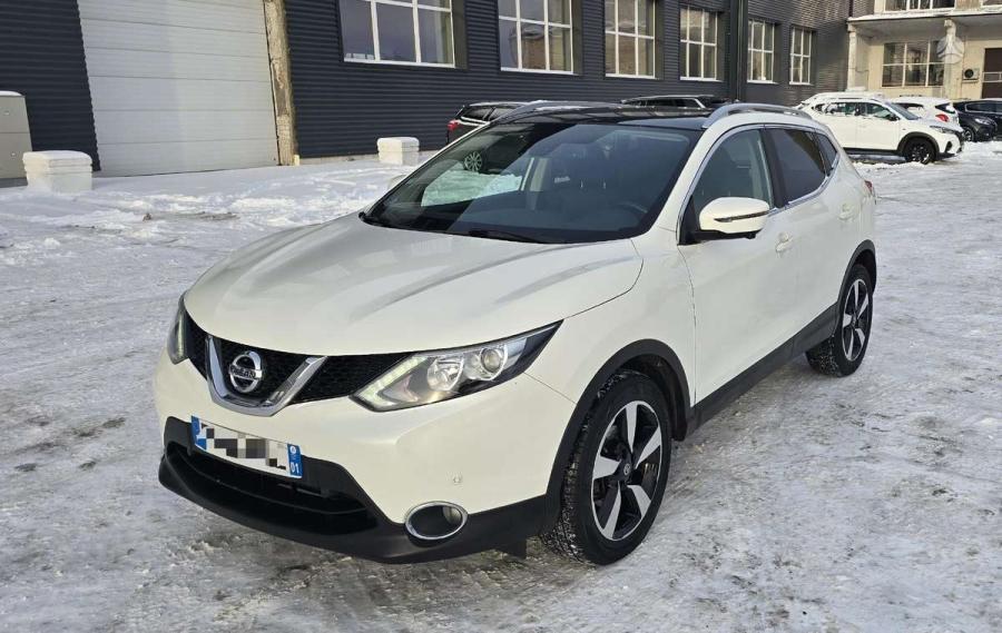 White Nissan Qashqai 2016 in Taurage, with an engine capacity of 1.20 L and mileage of 102 thousand km for 8300 €, photo 3 on AUTOMOTO.COM.LV