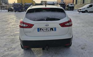 White Nissan Qashqai 2016 in Taurage, with an engine capacity of 1.20 L and mileage of 102 thousand km for 8300 €, photo 5 on AUTOMOTO.COM.LV