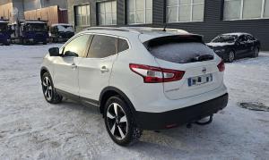 White Nissan Qashqai 2016 in Taurage, with an engine capacity of 1.20 L and mileage of 102 thousand km for 8300 €, photo 6 on AUTOMOTO.COM.LV