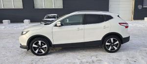 White Nissan Qashqai 2016 in Taurage, with an engine capacity of 1.20 L and mileage of 102 thousand km for 8300 €, photo 7 on AUTOMOTO.COM.LV