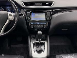 White Nissan Qashqai 2016 in Vilnius, with an engine capacity of 1.60 L and mileage of 180 thousand km for 10500 €, photo 15 on AUTOMOTO.COM.LV