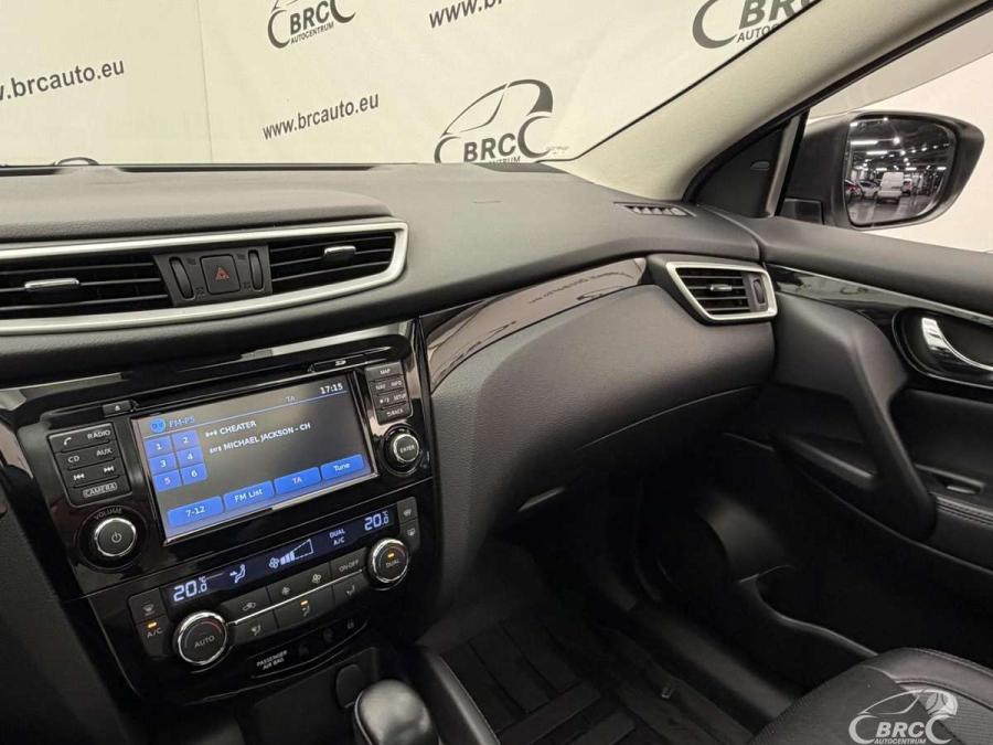 White Nissan Qashqai 2016 in Vilnius, with an engine capacity of 1.60 L and mileage of 180 thousand km for 10500 €, photo 28 on AUTOMOTO.COM.LV