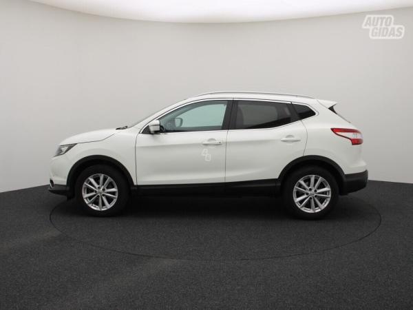 White Nissan Qashqai 2016 in Vilnius, with an engine capacity of 1.50 L and mileage of 238 thousand km for 9999 €, photo 6 on AUTOMOTO.COM.LV