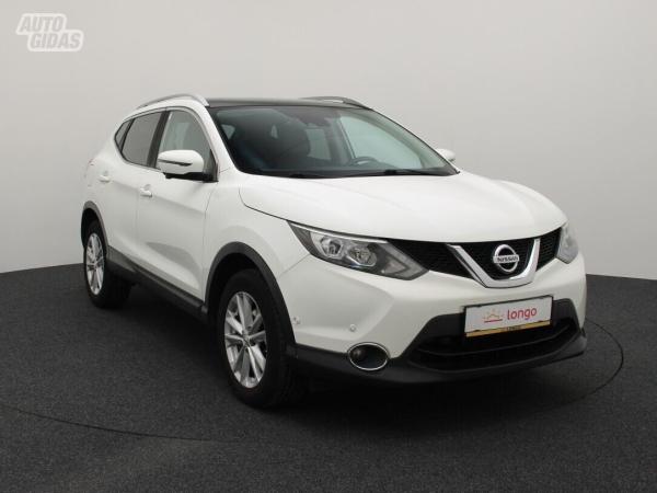 White Nissan Qashqai 2016 in Vilnius, with an engine capacity of 1.50 L and mileage of 238 thousand km for 9999 €, photo 10 on AUTOMOTO.COM.LV