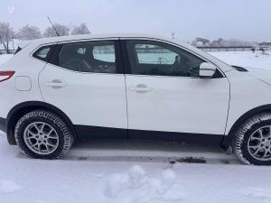 White Nissan Qashqai 2016 in Marijampole, with an engine capacity of 1.46 L and mileage of 179 thousand km for 7700 €, photo 6 on AUTOMOTO.COM.LV