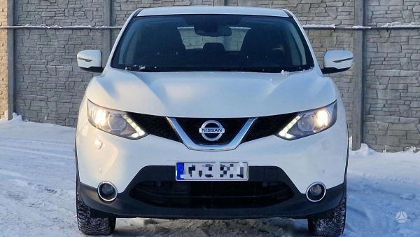White Nissan Qashqai 2016 in Taurage, with an engine capacity of 1.20 L and mileage of 140 thousand km for 6999 €, photo 9 on AUTOMOTO.COM.LV