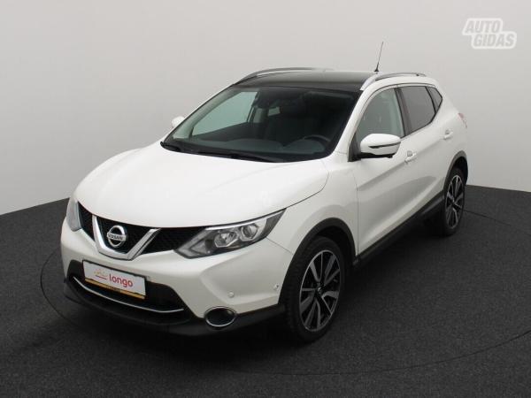 White Nissan Qashqai 2016 in Vilnius, with an engine capacity of 1.20 L and mileage of 175 thousand km for 10999 €, photo 1 on AUTOMOTO.COM.LV