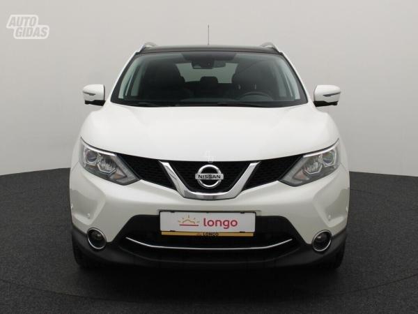 White Nissan Qashqai 2016 in Vilnius, with an engine capacity of 1.20 L and mileage of 175 thousand km for 10999 €, photo 3 on AUTOMOTO.COM.LV