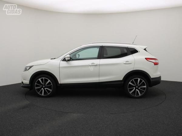 White Nissan Qashqai 2016 in Vilnius, with an engine capacity of 1.20 L and mileage of 175 thousand km for 10999 €, photo 6 on AUTOMOTO.COM.LV